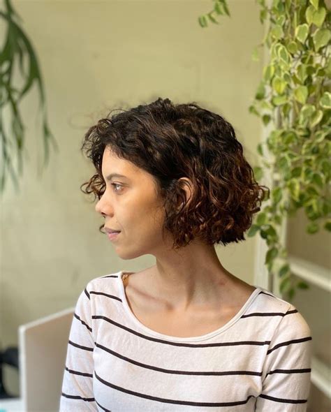28 Short Wavy Bob Haircuts Trending Right Now Artofit
