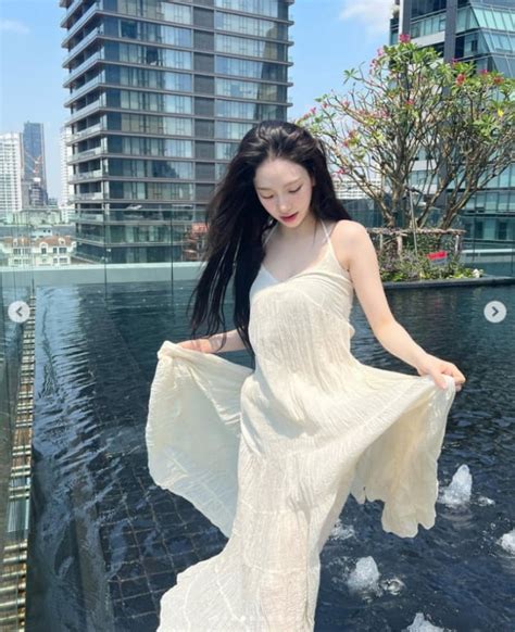 에스파 카리나 하늘하늘한 원피스 입고뭘 입어도 여신이야 텐아시아