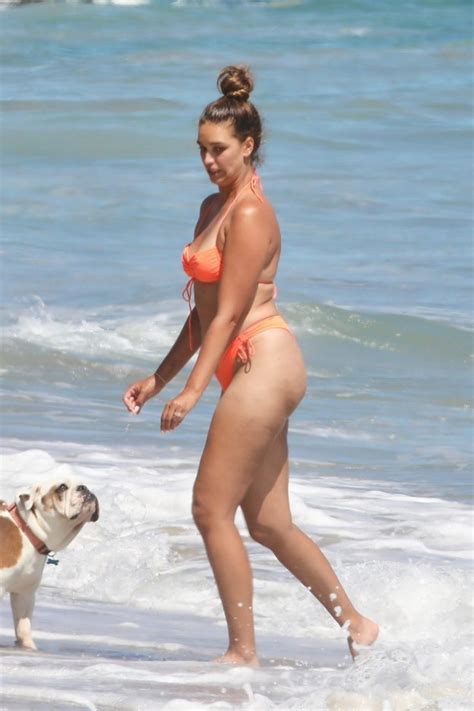 April Love Geary Looks So Fat In Revealing Bikini 20 Photos The