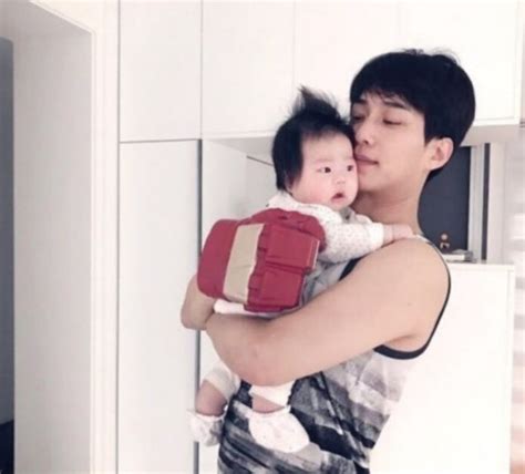 43세에 14살 연하 검사아내와 결혼해 50살에 늦둥이 아빠가 된 탑 연예인 스포엔 뉴세이