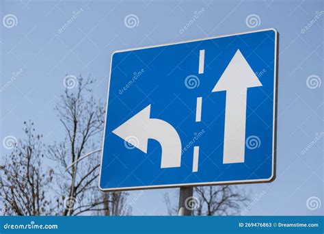 Go Straight Direction Traffic Sign Direction Of Road Signs For Cars
