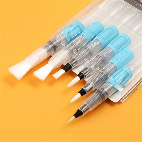 율아트 ⠀ 물을 채워 넣어 물통 없이 간편하게 채색할 수 있는