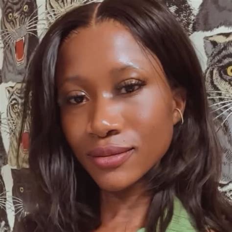 Eliza S Ashun 💋💄 Luscious London13 • Threads Say More