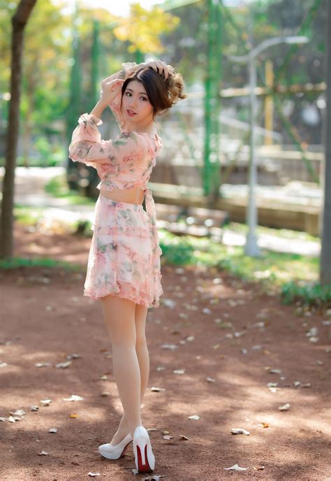 Asian Pose Dress Legs Stilettos Hd Phone Wallpaper Rare Gallery