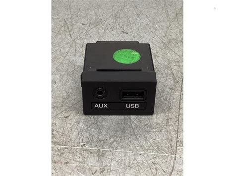 Aux Usb Connection Hyundai I10 10 12v 96120b9000 Hyundai