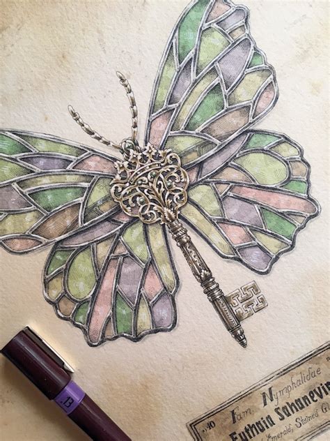 고대유물 같은 나비열쇠