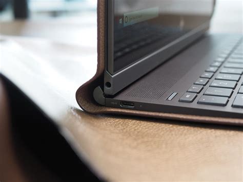 The HP Spectre Folio in all its leather-bound glory - CNET
