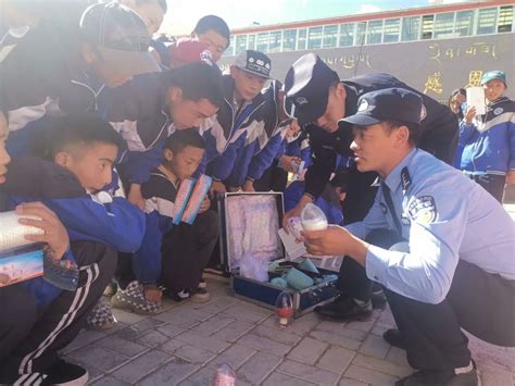 杂多县公安局禁毒大队深入校园开展以“开学第一课、无毒伴我行”为主题的禁毒宣传活动澎湃号·政务澎湃新闻 The Paper