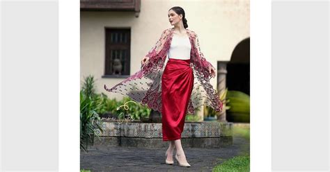 Model Outer Brokat Kekinian Siap Pergi Ke Kondangan Deh Blibli Friends