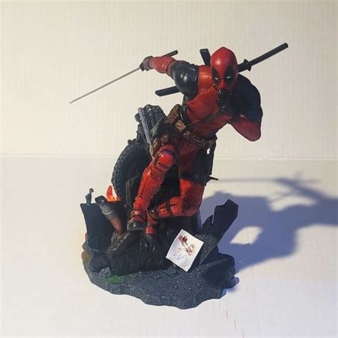 Deadpool Decorative Statue Deadpool Marvel Wonder Statue Unique