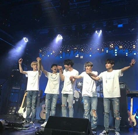 Pin De Aceinfillory Em Day6 ღゝ ╹ノ♡