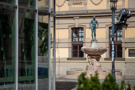 Strona główna - Uniwersytet Wrocławski