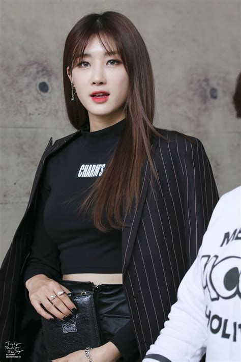 Hyuna Hyuna Girl Bands Best Face Products Easy Wear Asian Woman