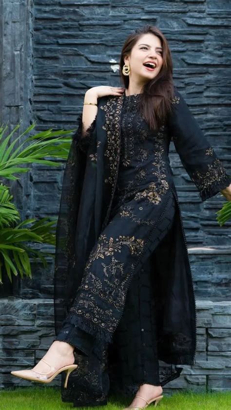 Pin By Syed Fiza On Dresses Pakistani Dresses Pakistani Fancy