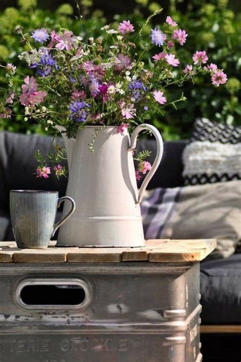 Pin von C k Tice auf Cups of in 2024 Schöne zuhause Garten deko