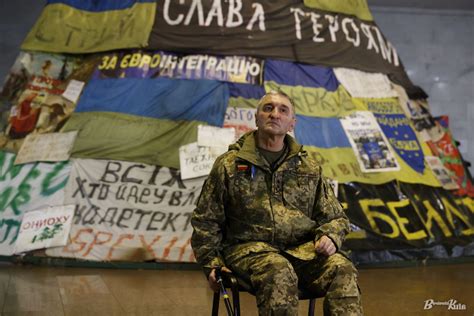 Та сама «йолка з Майдану в Українському домі відкрили виставку про