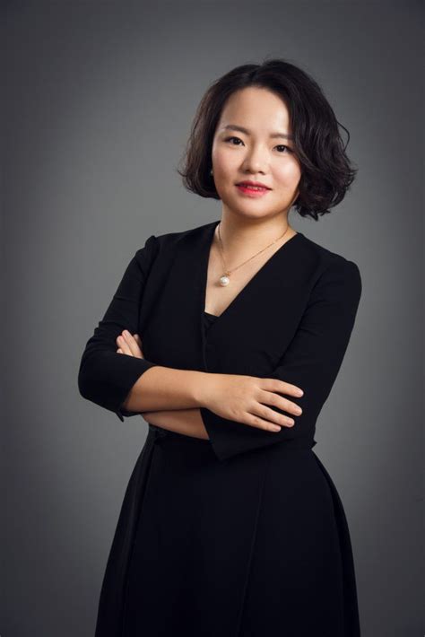 重磅！最美基金女神来了！颜值和才华齐飞，我只想把钱“交给”她们！
