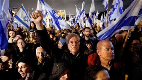 Tens Of Thousands Of Israelis Protest Against Netanyahus Legal Reforms