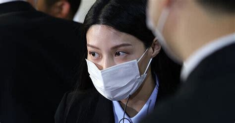 “조민 빨간색 포르쉐 탄다” 허위방송 혐의가세연 재판에 조민 출석