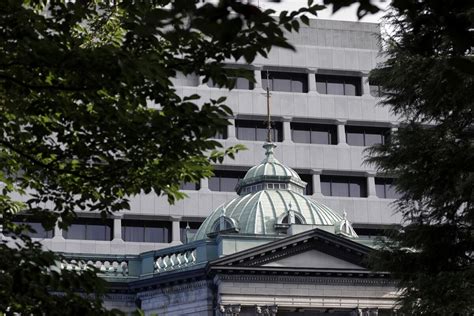 日銀会合注目点：リスク評価、金融システムリポート、国債買いオペ Bloomberg