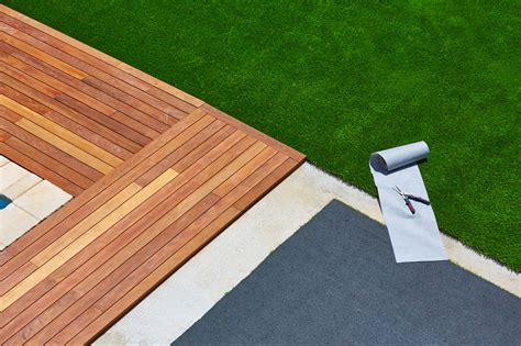 Sztuczna trawa na balkon Jaką wybrać Budowaidom