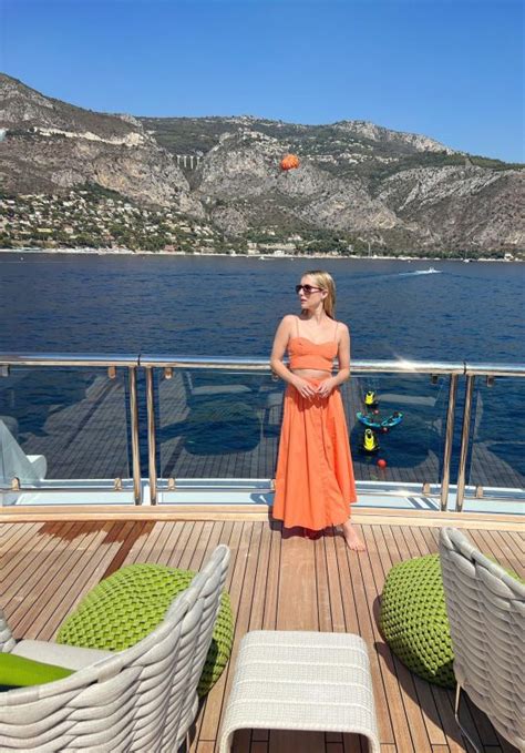 Emma Roberts Outfit Celebmafia