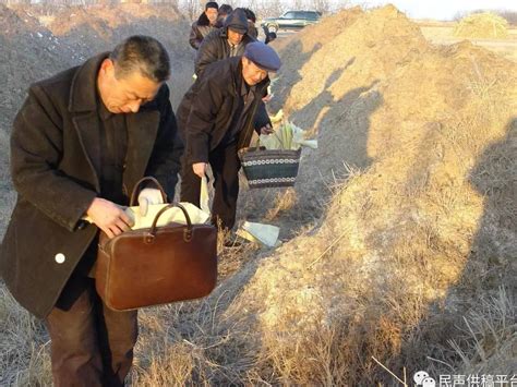 山东无棣：大年初二上坟祭祖