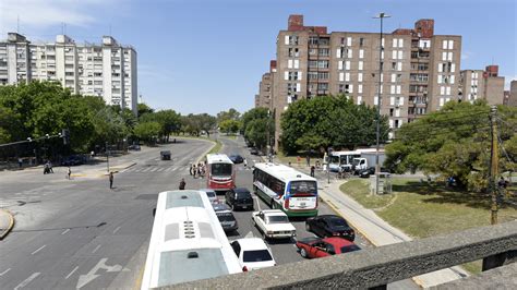 Vecinos De Villa Lugano Cortaron La Autopista Dellepiane En Reclamo Por