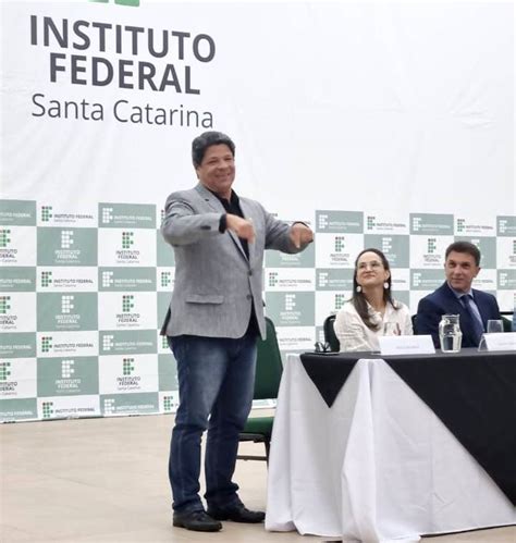 Ines Participa De Seminário Nacional De Educação Bilíngue E Visita