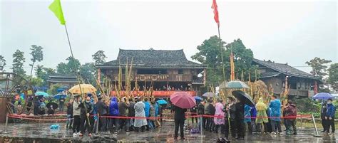 直击第二届融水芦笙狂欢节，万人芦笙比响欢乐开幕进行活动裁判