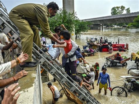 Heavy Flood Rain In Delhi Mumbai Himachal Maharashtra Pune Gujarat