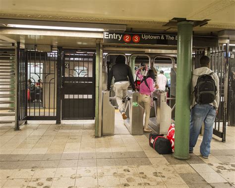 Mta Spends 1m Per Month On Private Security Guards In Subway