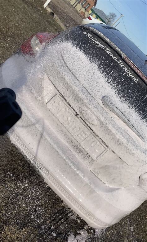 Самостоятельная мойка — Ford Focus Hatchback Iii 1 6 л 2012 года