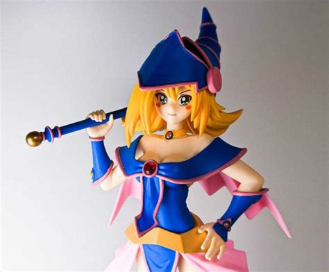 Review Yu Gi Oh Dark Magician Girl Figure