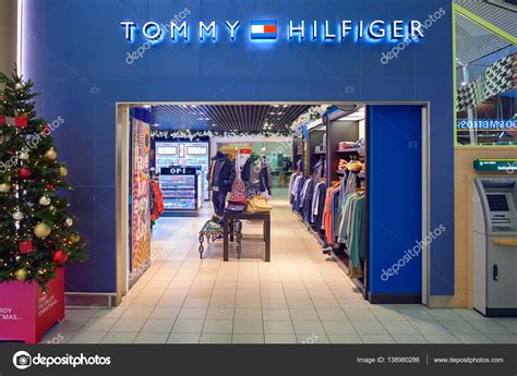 Tommy hilfiger schiphol plaza | Tommy Hilfiger store at Schiphol ...