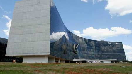 TST condena empresa por demissão discriminatória JusD