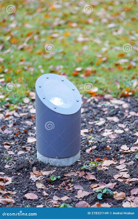 Modern Metal Spotlight Led Lamp For Outdoor Use Of Circular Shape