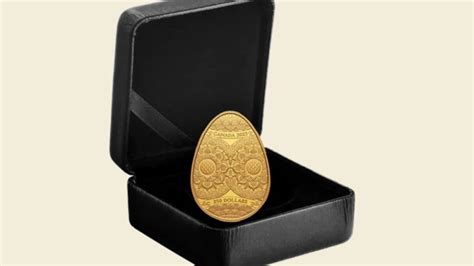У Канаді випустили золоту монету створену в формі української писанки фото