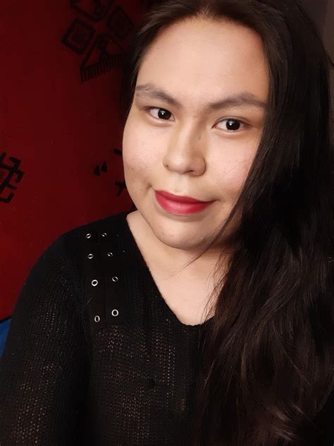 Makeup Makes Me Pretty Scrolller