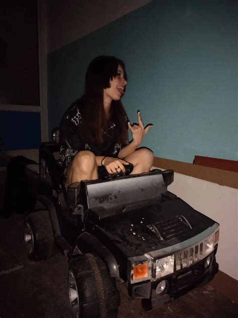 Фото с машиной Смешные фото Фото подростков Идеи для фото