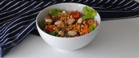 Ensalada De Lentejas Con Pollo Asado Desmigado Y Tomate