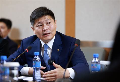 Х Нямбаатар Хотын захиргаа гуравдугаар сард Яармаг руу нүүнэ