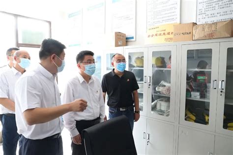 区委书记高朋检查重点时期村（社区）服务保障工作
