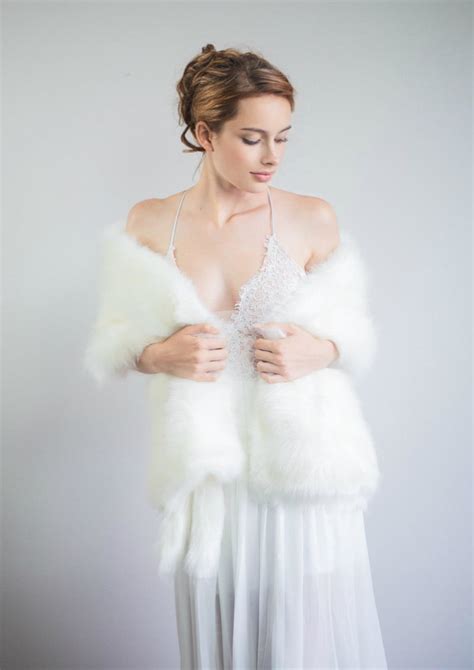Ivory White Fur Shawl Lilian Ivy03 Sissily Designs