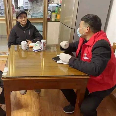 疫帮到底丨外卖员送来家的温暖 龙游县 疫情 老人