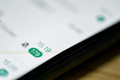 Premium Photo Smart Phone Screen With 179 Unread Messages Notification