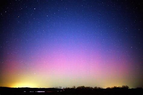 EN IMAGES De magnifiques aurores boréales ont illuminé le ciel un peu