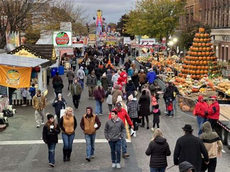 Fall Fun Awaits At Ohios Beloved Circleville Pumpkin Show