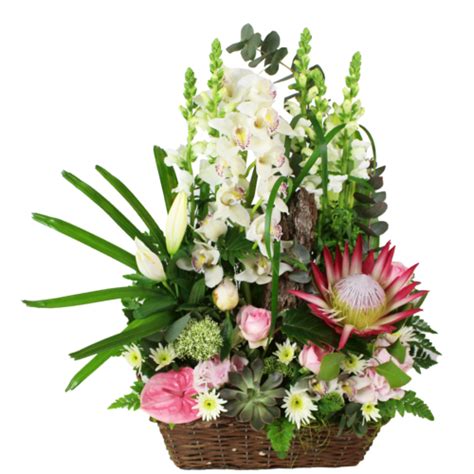 Composition de Fleurs Variées Panier Osier La Fontaine Fleurie