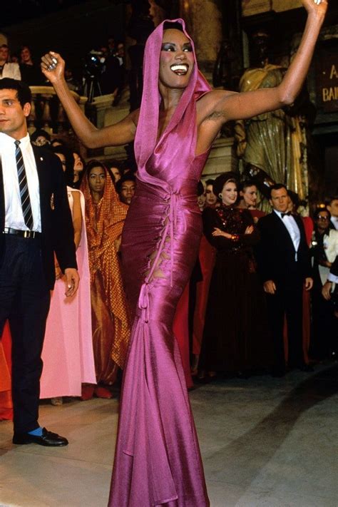 Inside The World Of Grace Jones Seventies Fashion Jones Fashion